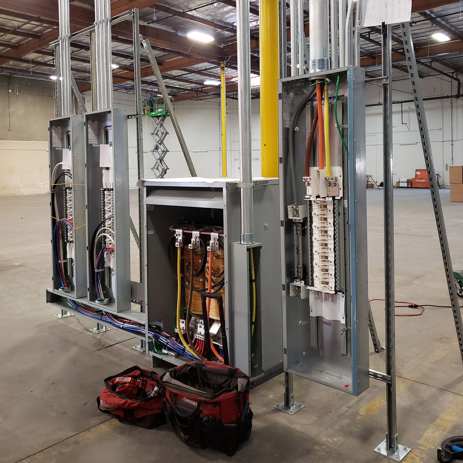 Orange, CA Electricians - RJ Electric - (714) 744-5881